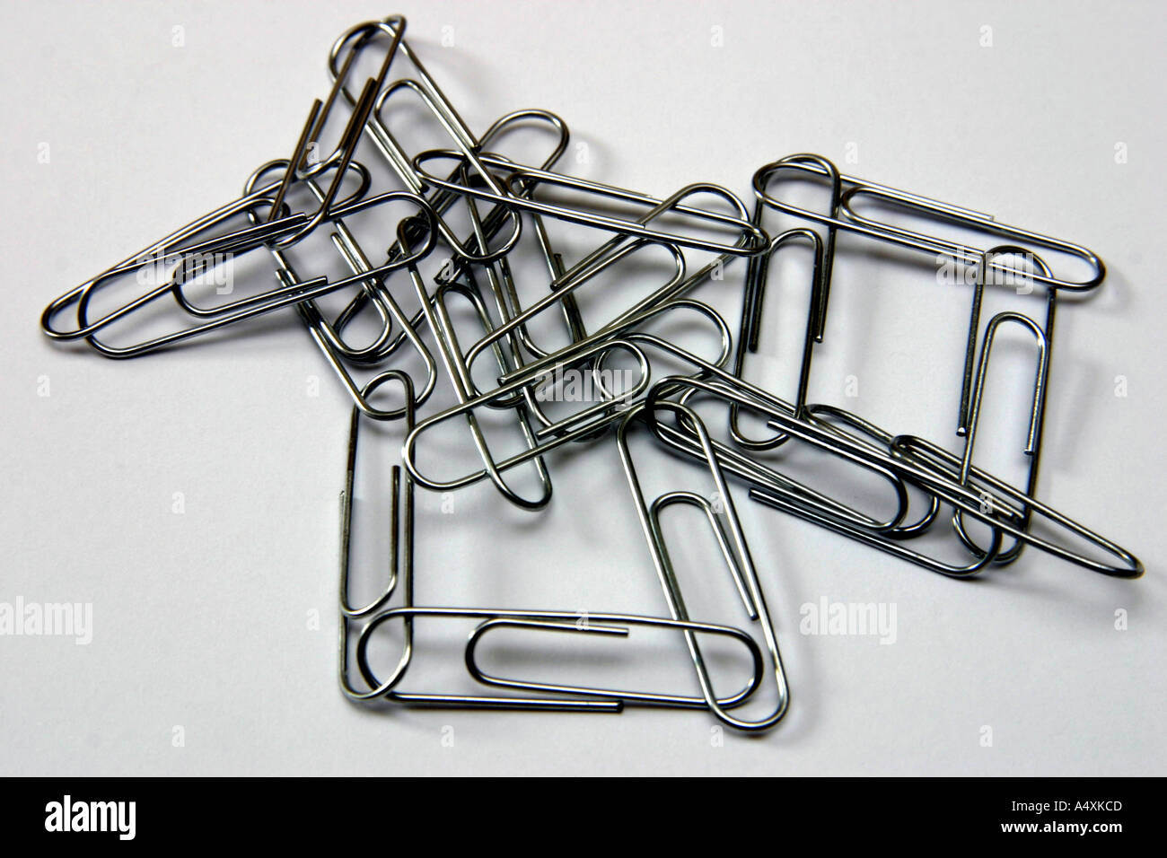 Pile of paperclips hi-res stock photography and images - Alamy