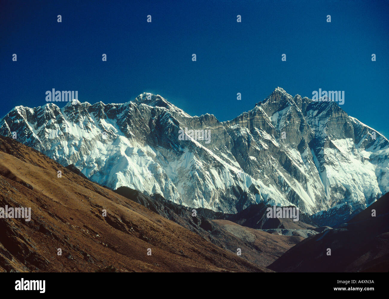 Lhotse nuptse ridge hi-res stock photography and images - Alamy