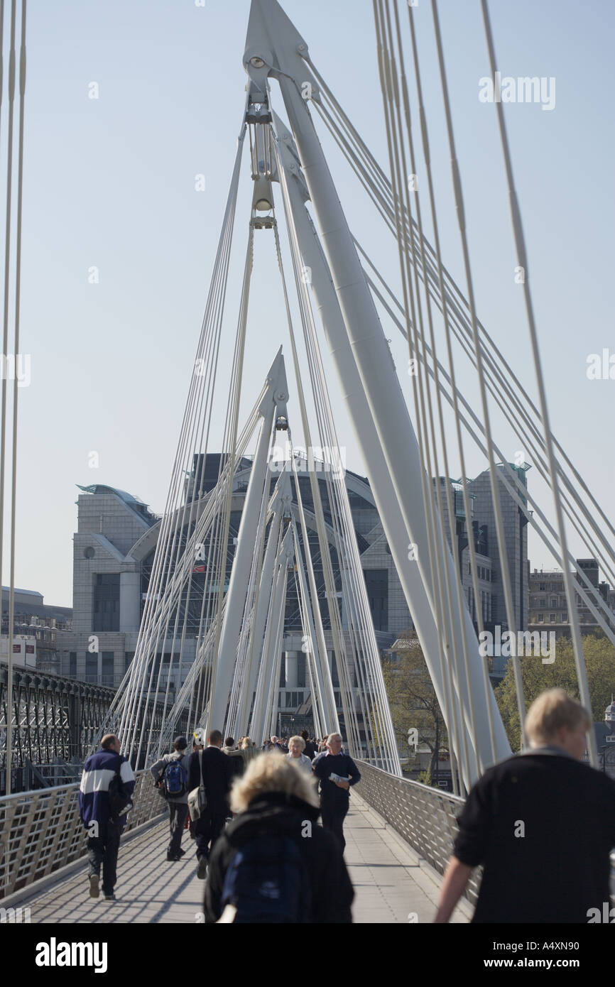 Hungerford pedestrian bridge London England UK Stock Photo - Alamy