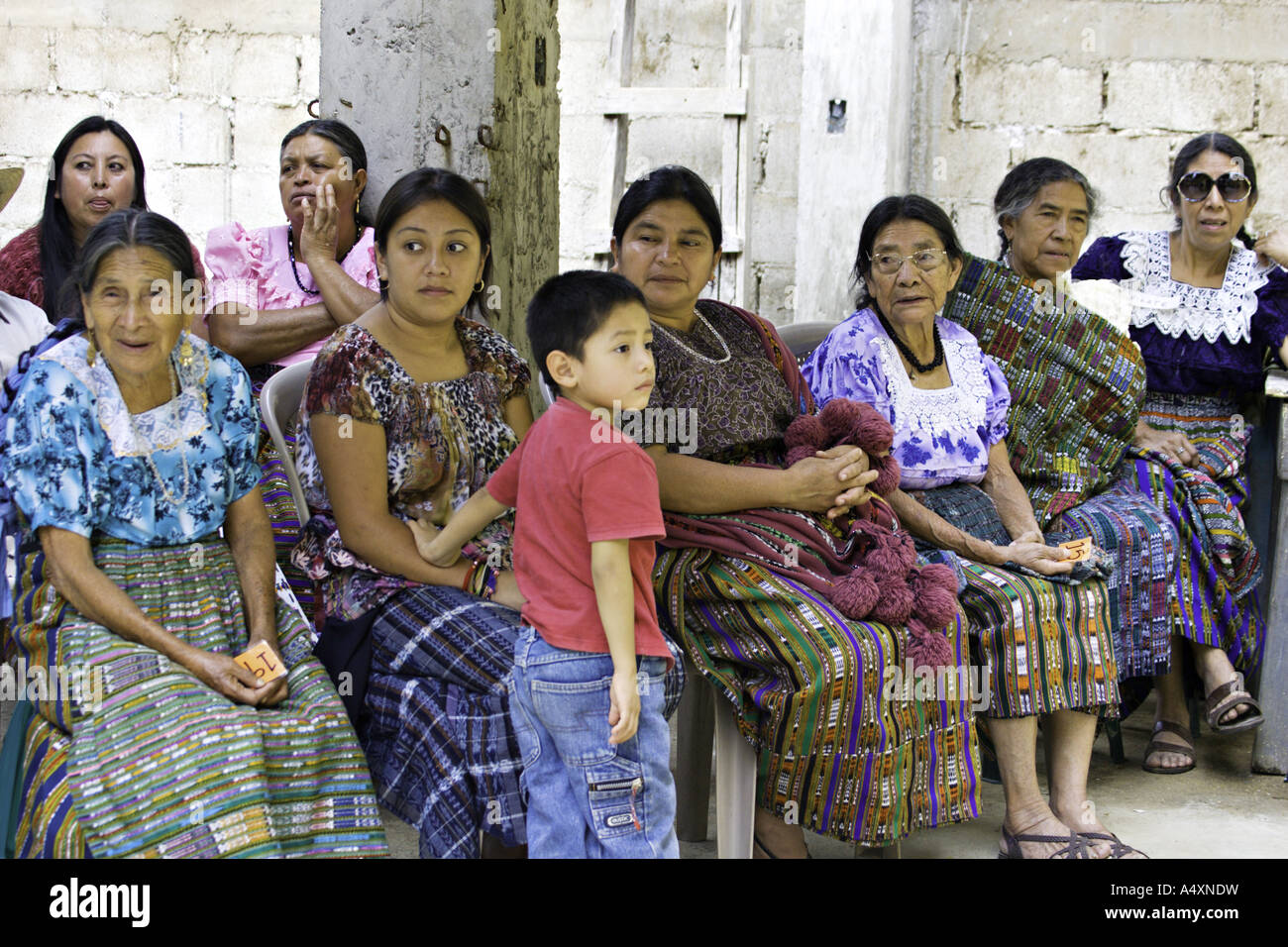 GUATEMALA SAN PEDRO LA LAGUNA Indigenous Tzutujil Mayan women of all ...