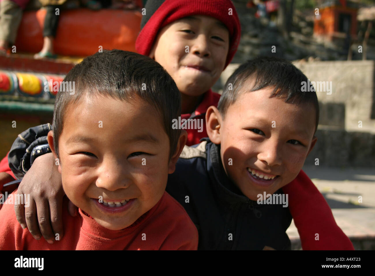 A group of young Nepalese children smiling Stock Photo - Alamy