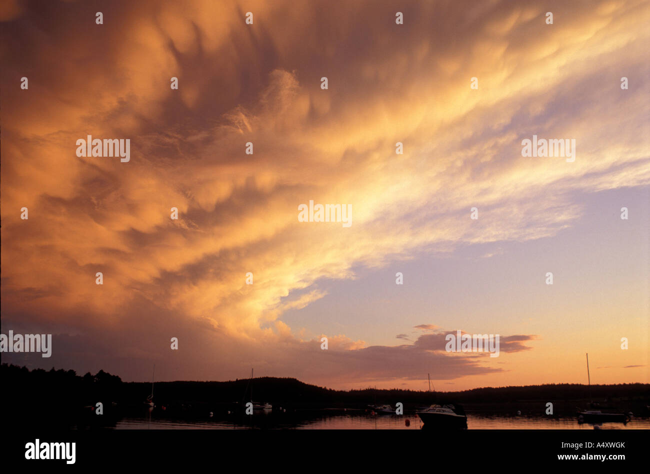 Pretty Marsh ME The sun sets over Pretty Marsh Harbor on Mt Desert ...