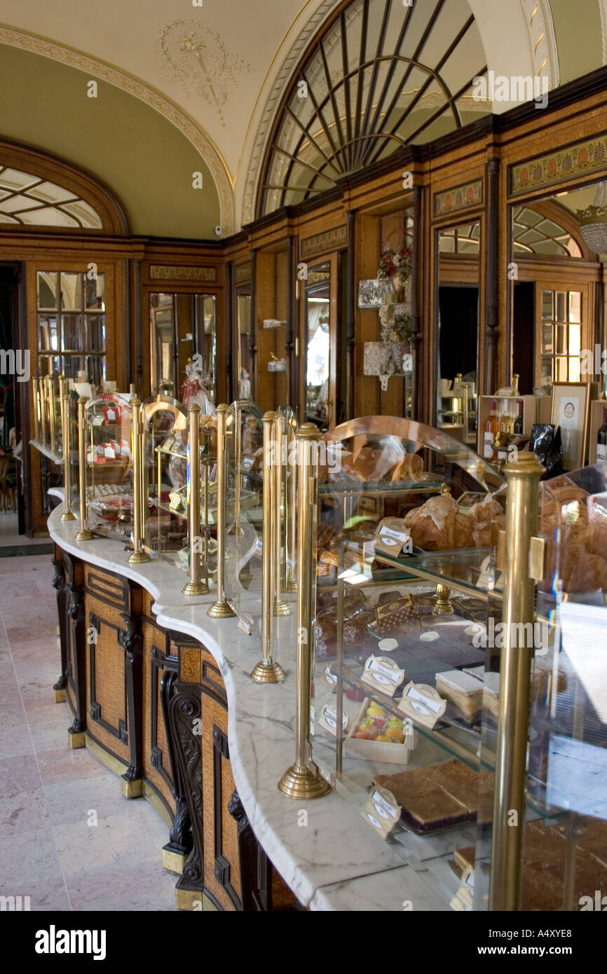 Gerbeaud cake hi-res stock photography and images - Alamy