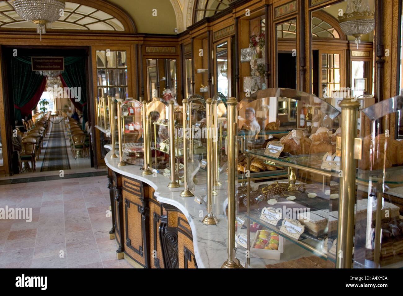 Cafe gerbeaud confectionery hi-res stock photography and images - Alamy