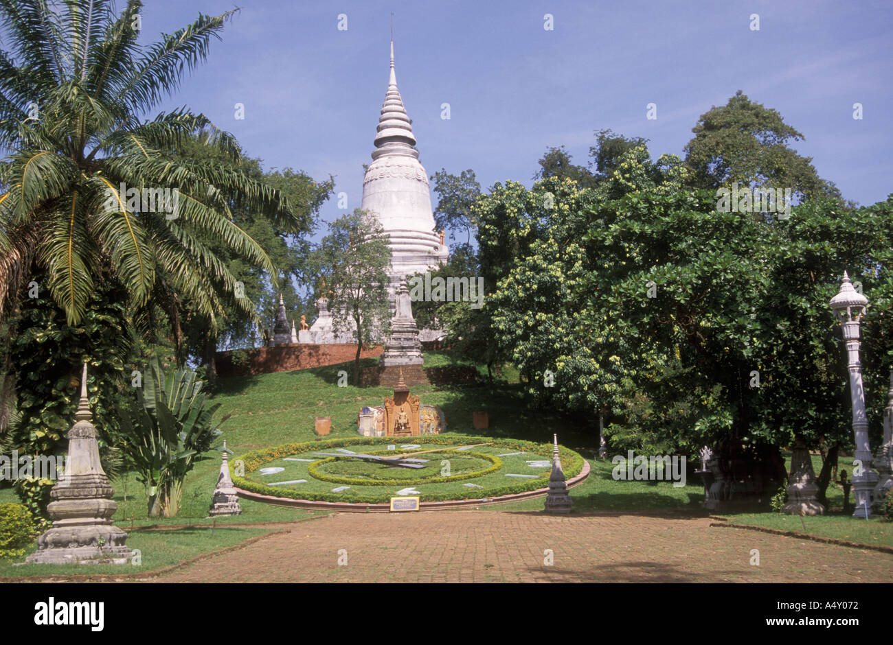 Cambodia Phnom Penh Wat Phnom Stock Photo - Alamy