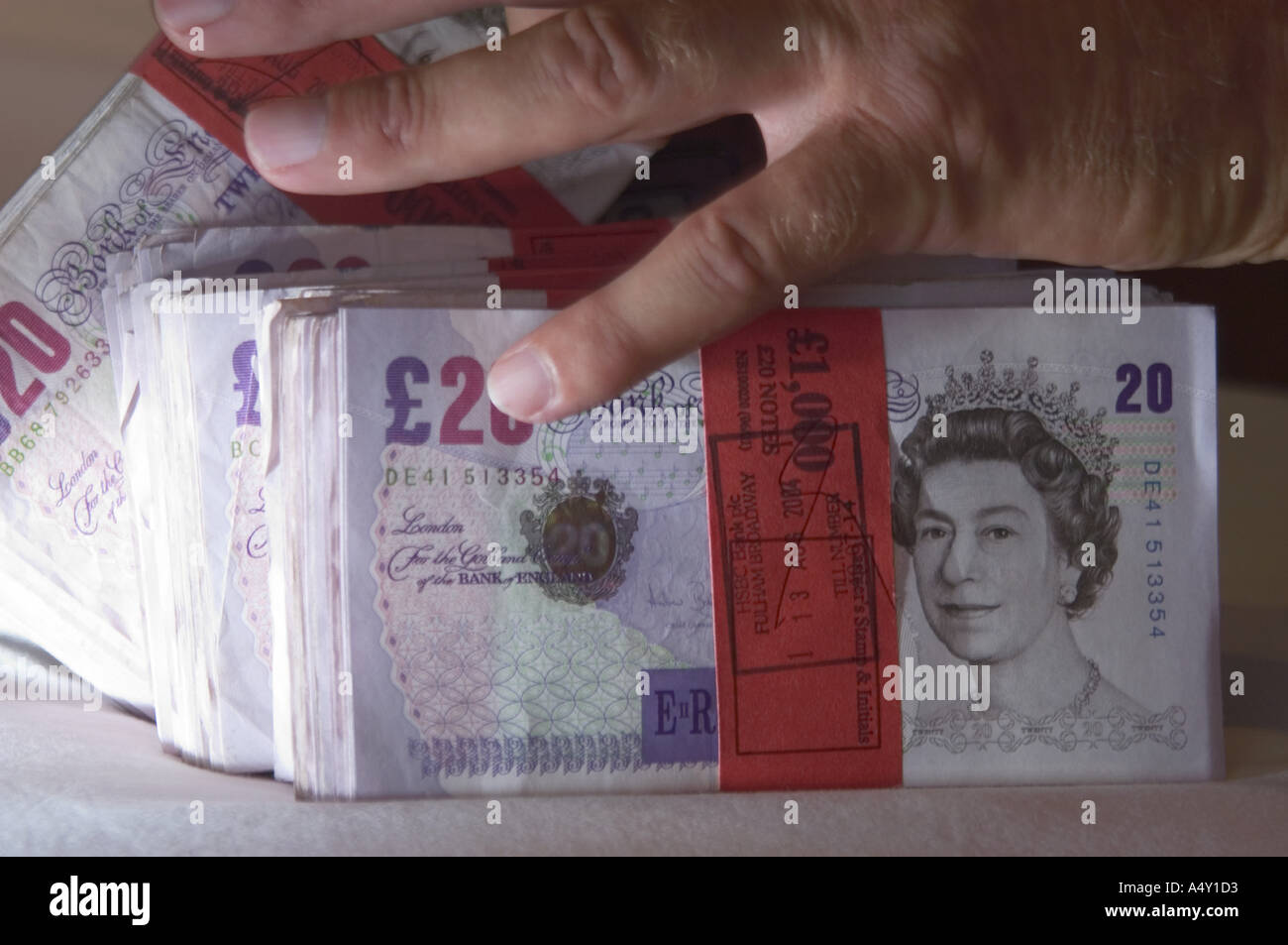 1000 cash and pounds hi-res stock photography and images - Alamy