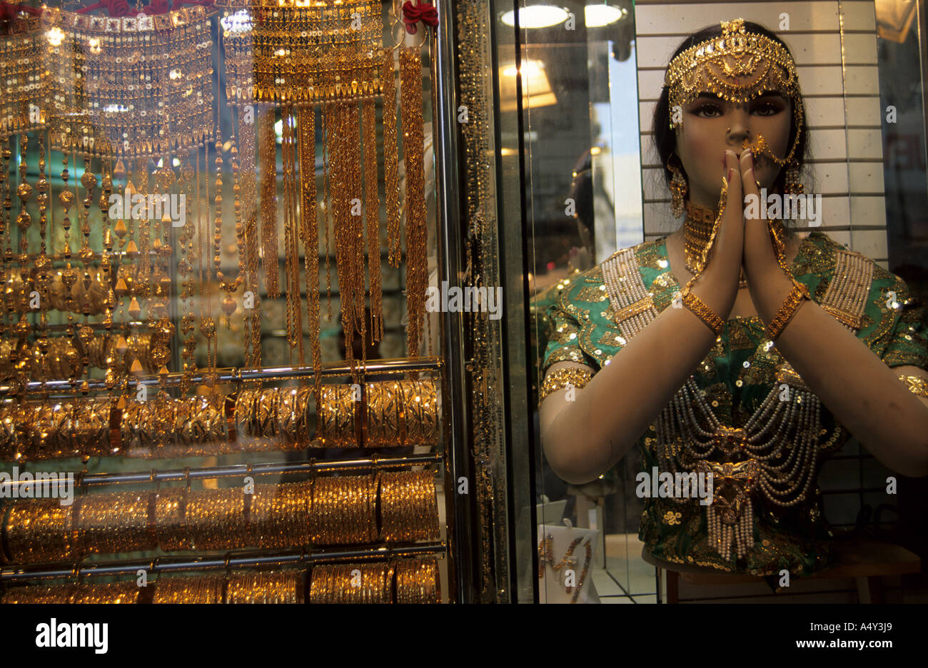 jewelry arabian emirates Stock Photo - Alamy