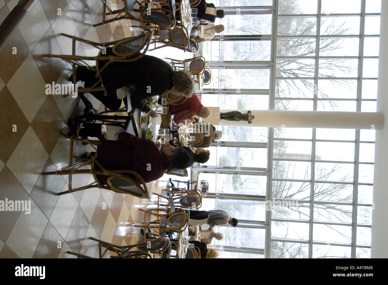 Restaurant and cafeteria bistro The Metropolitan Museum of Art ...
