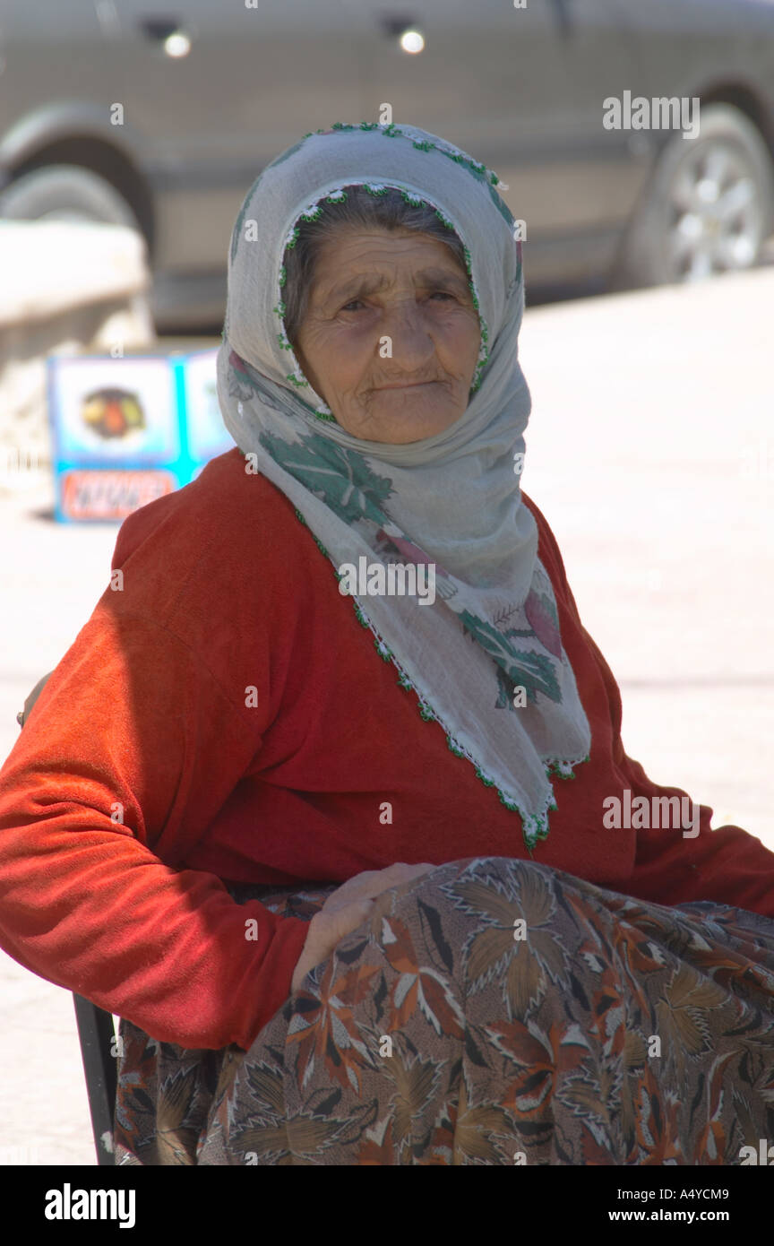 Old turkish woman vendor hi-res stock photography and images - Alamy