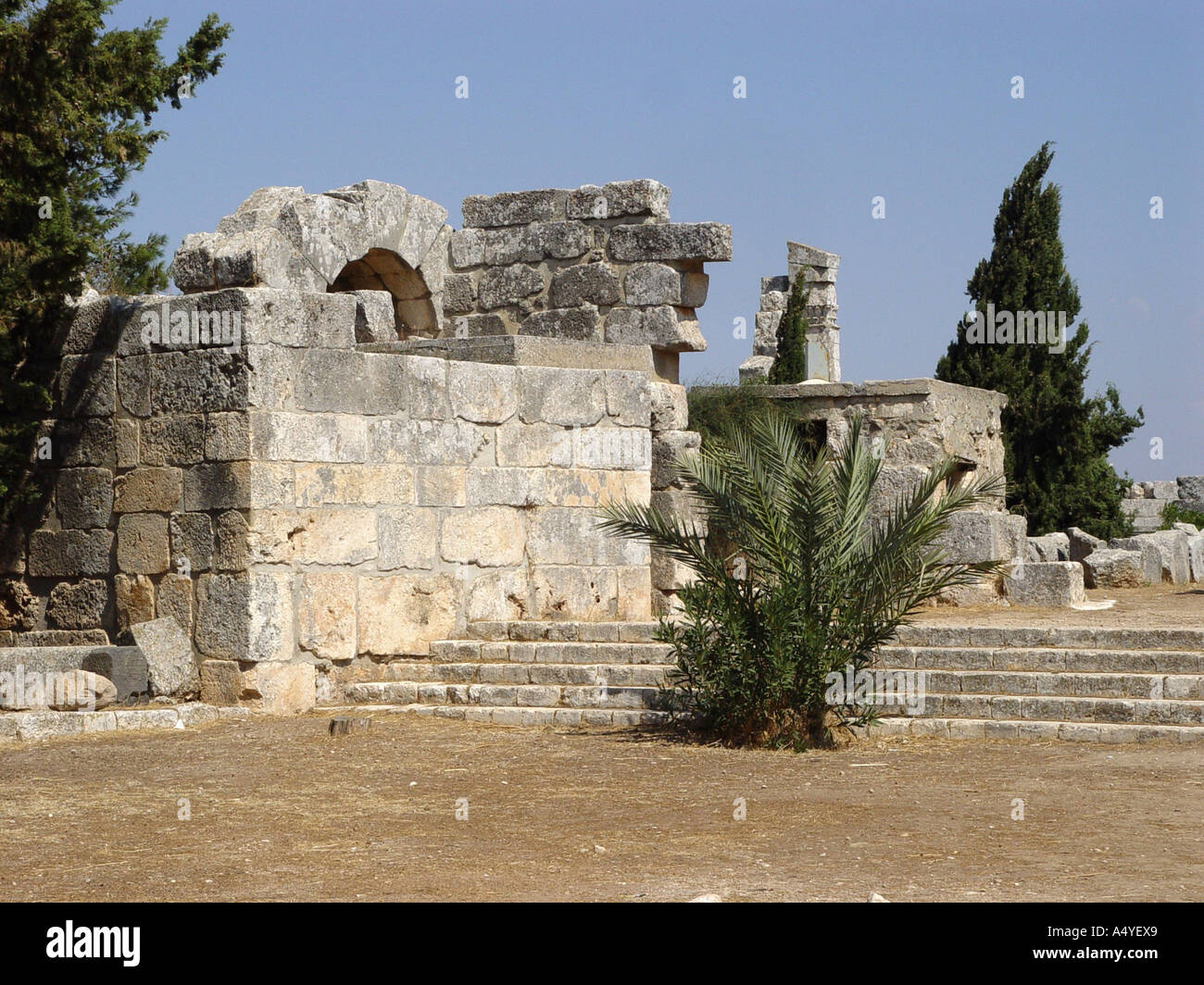 The holy Simon spent the last 30 years on a column at a value of 20 m ...