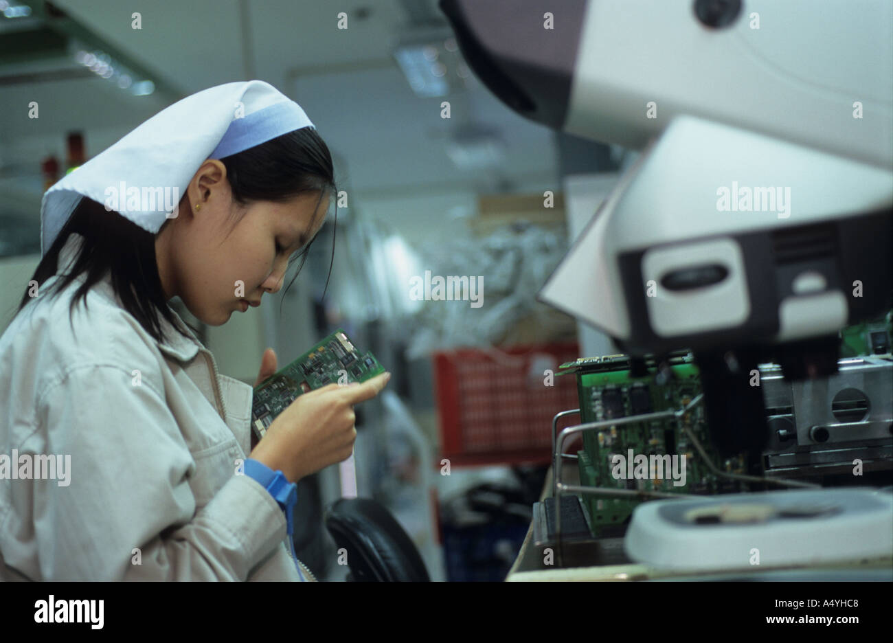 China assembley line hi-res stock photography and images - Alamy