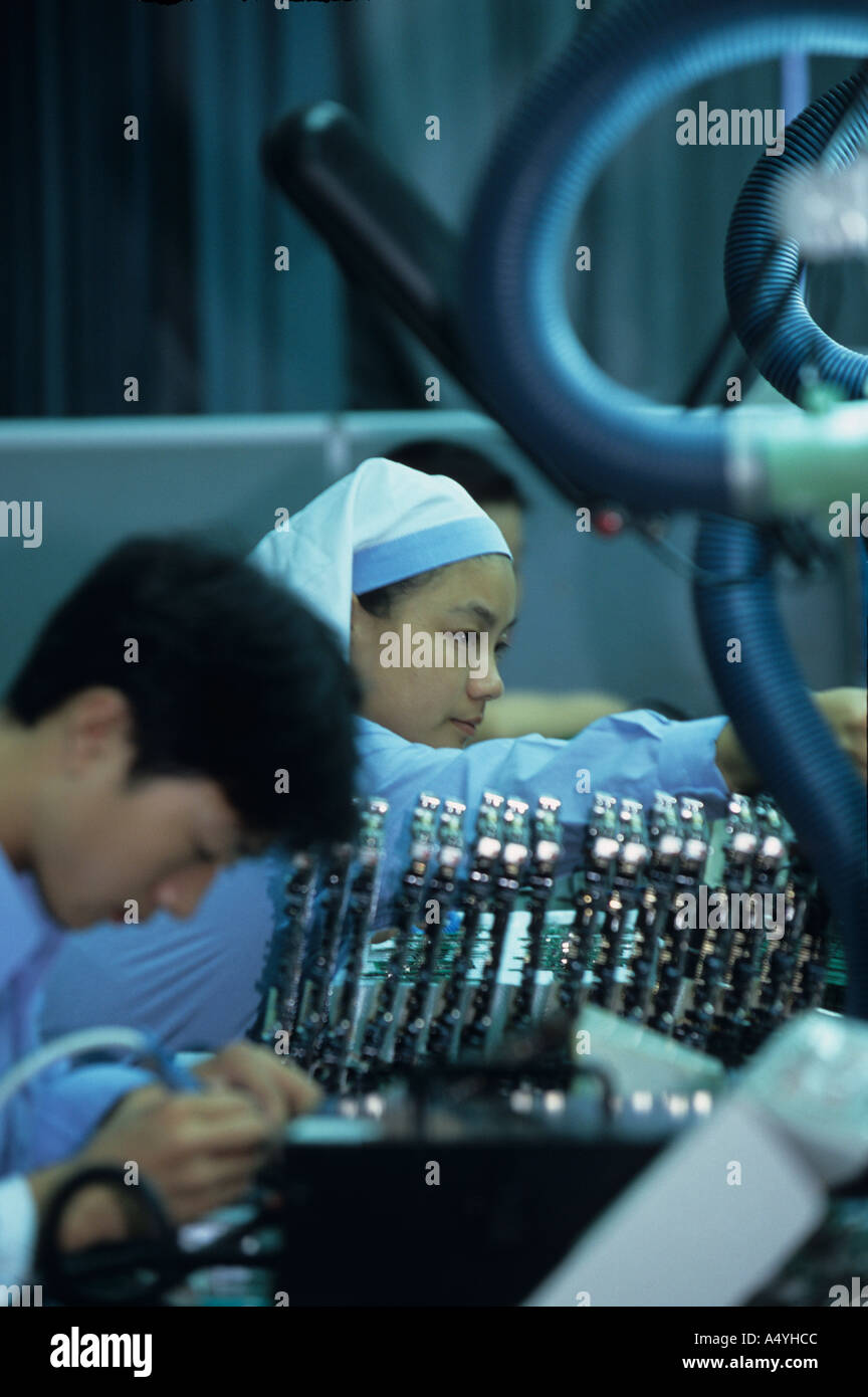 Assembly line pc computers hi-res stock photography and images - Alamy