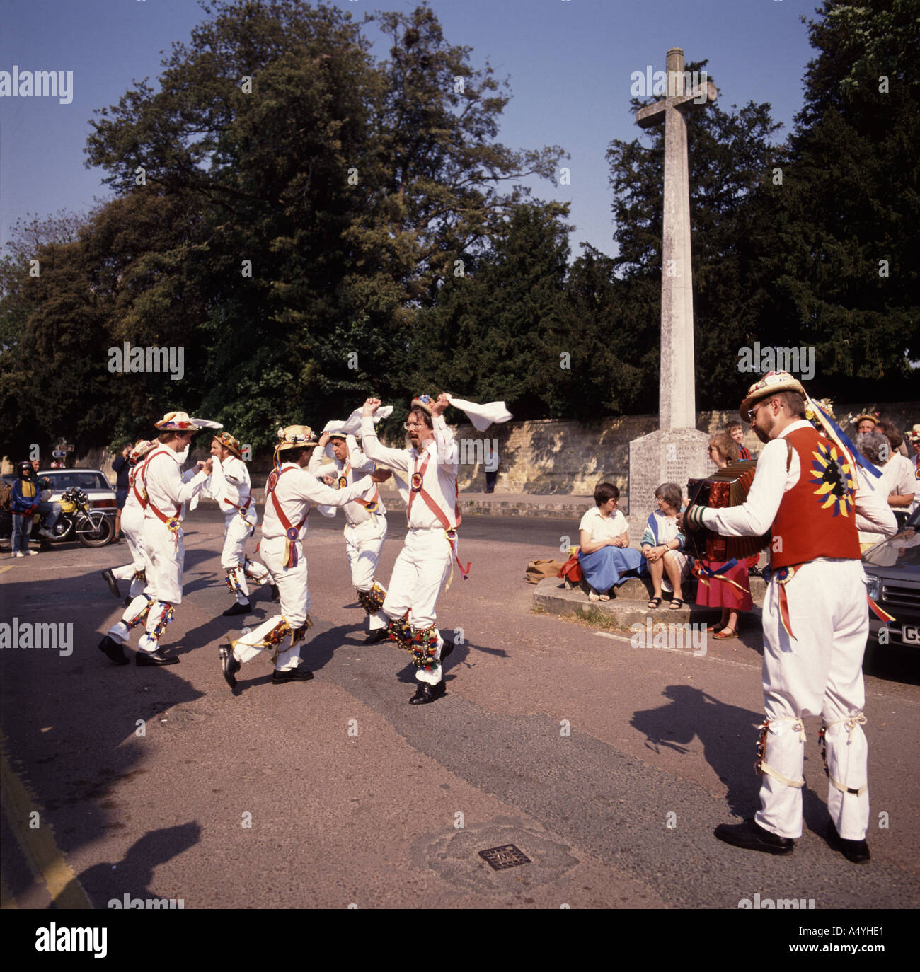 The Cotswold Morris men dancing at Winchcombe Stock Photo - Alamy