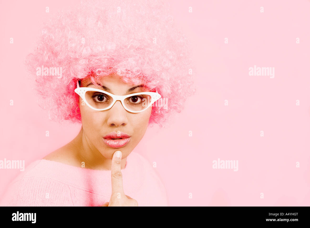 Woman wearing glasses retro hi-res stock photography and images - Alamy