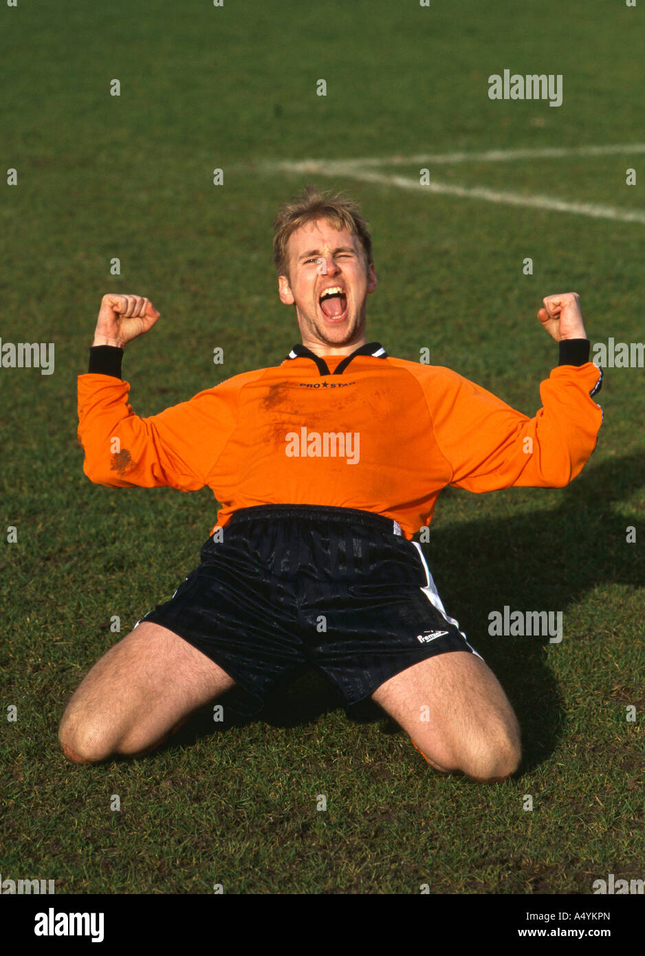 Black football uniforms hi-res stock photography and images - Alamy