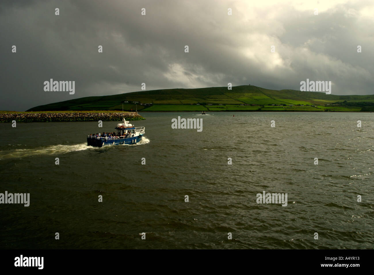 Dingle dolphin boat hi-res stock photography and images - Alamy