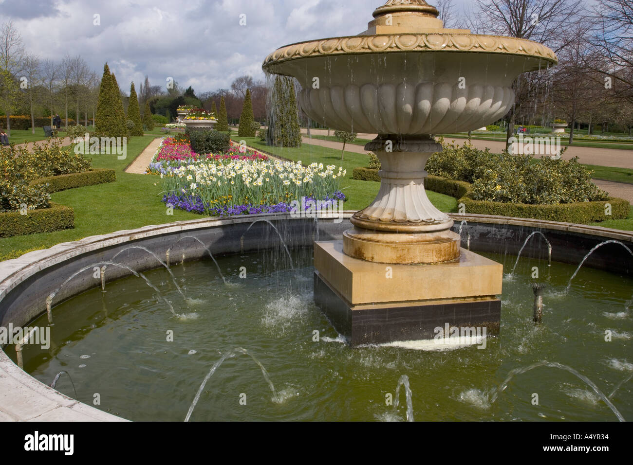 Spring Flowers in Regents Park London UK April Stock Photo - Alamy