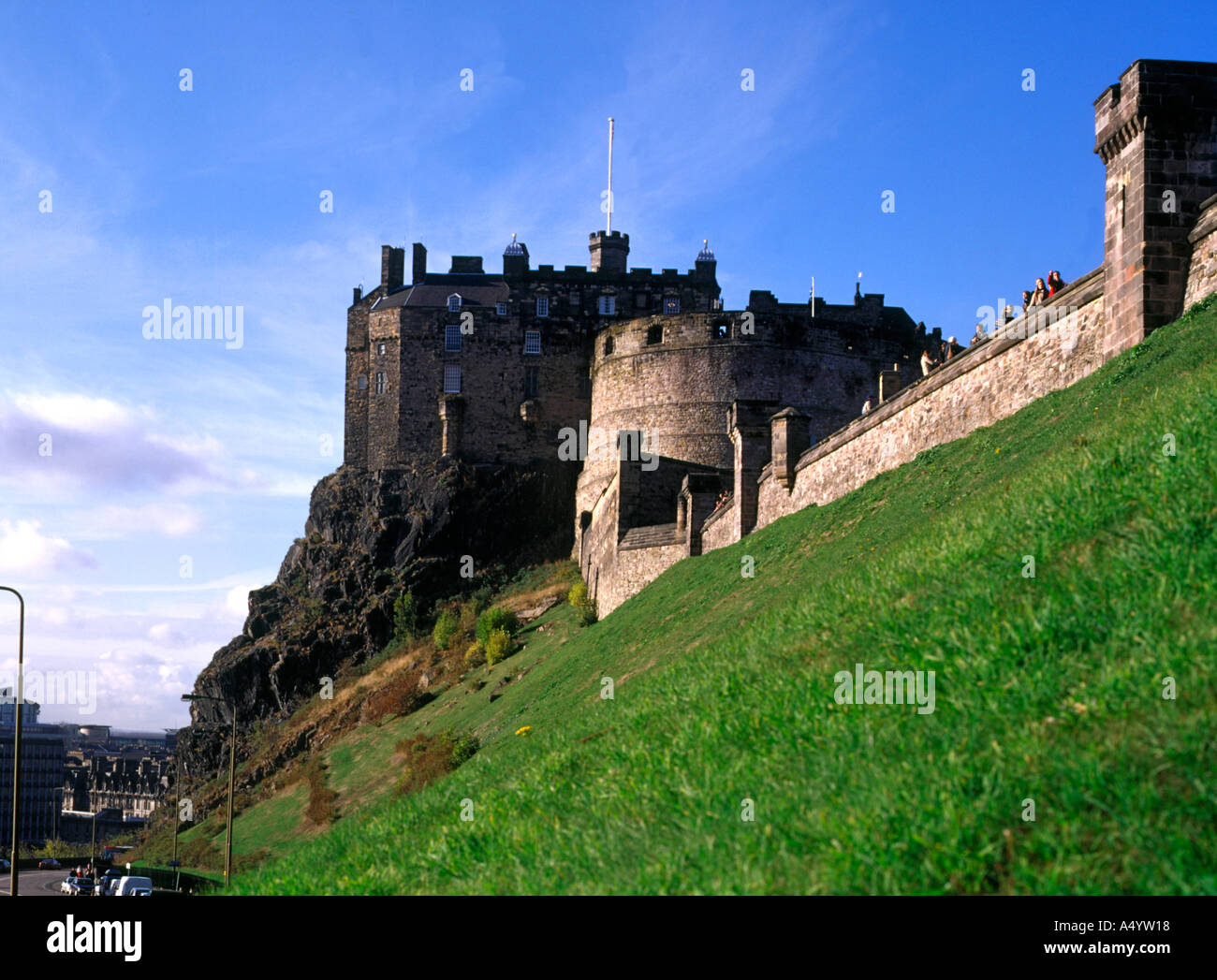 Battlements of edinburgh castle hi-res stock photography and images - Alamy