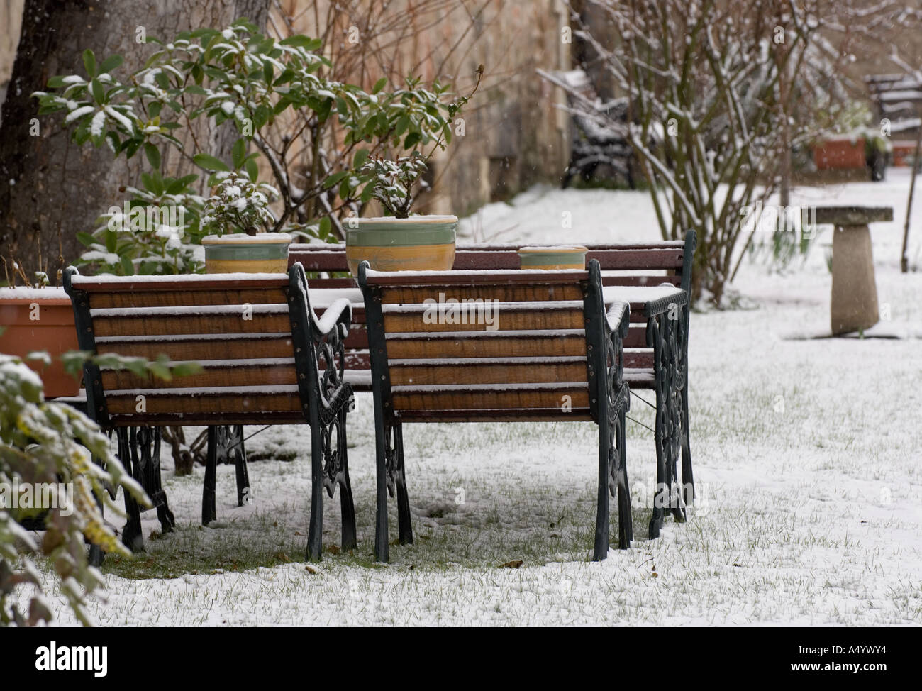 Covered garden table hi-res stock photography and images - Alamy