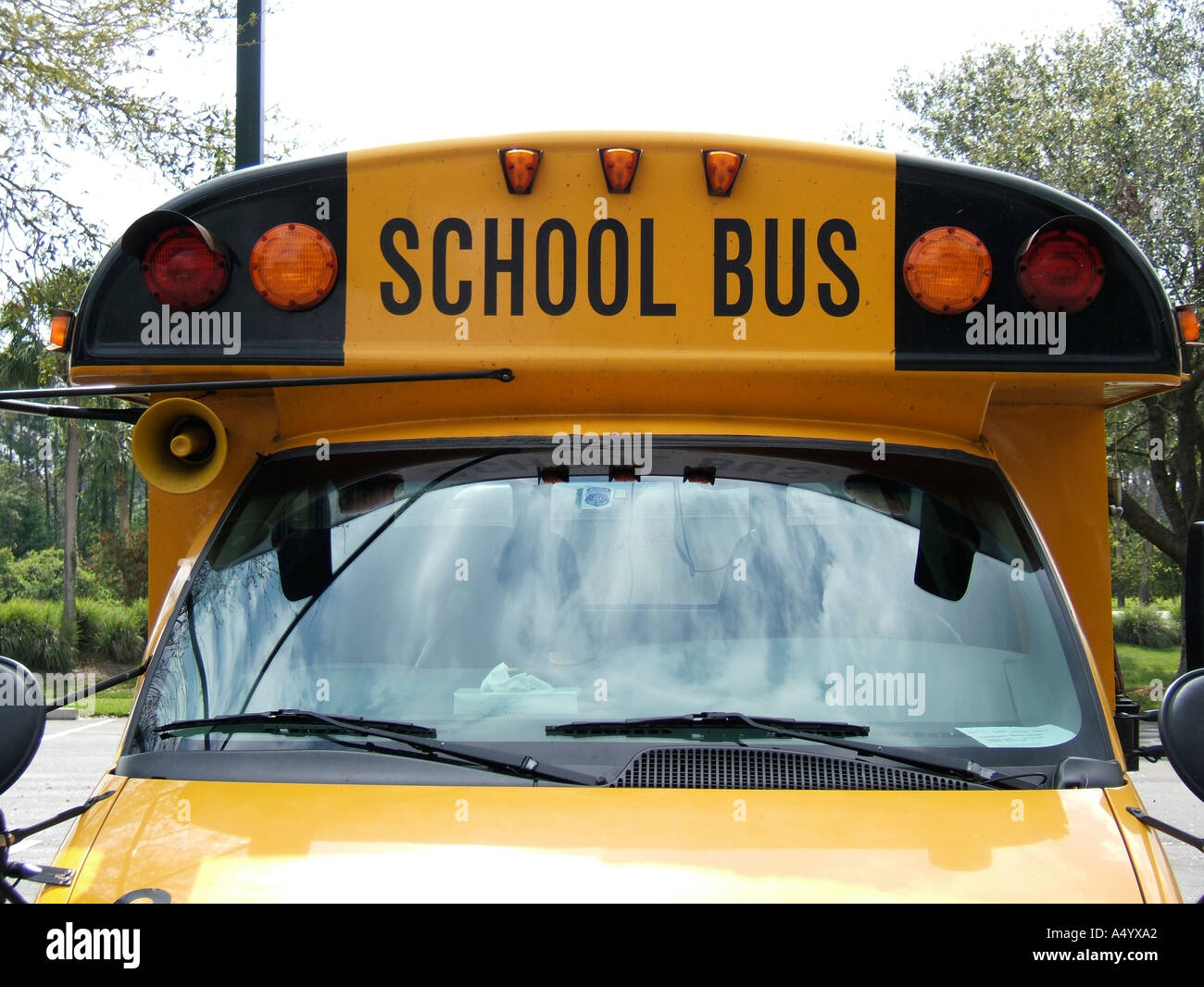 School bus hood hi-res stock photography and images - Alamy
