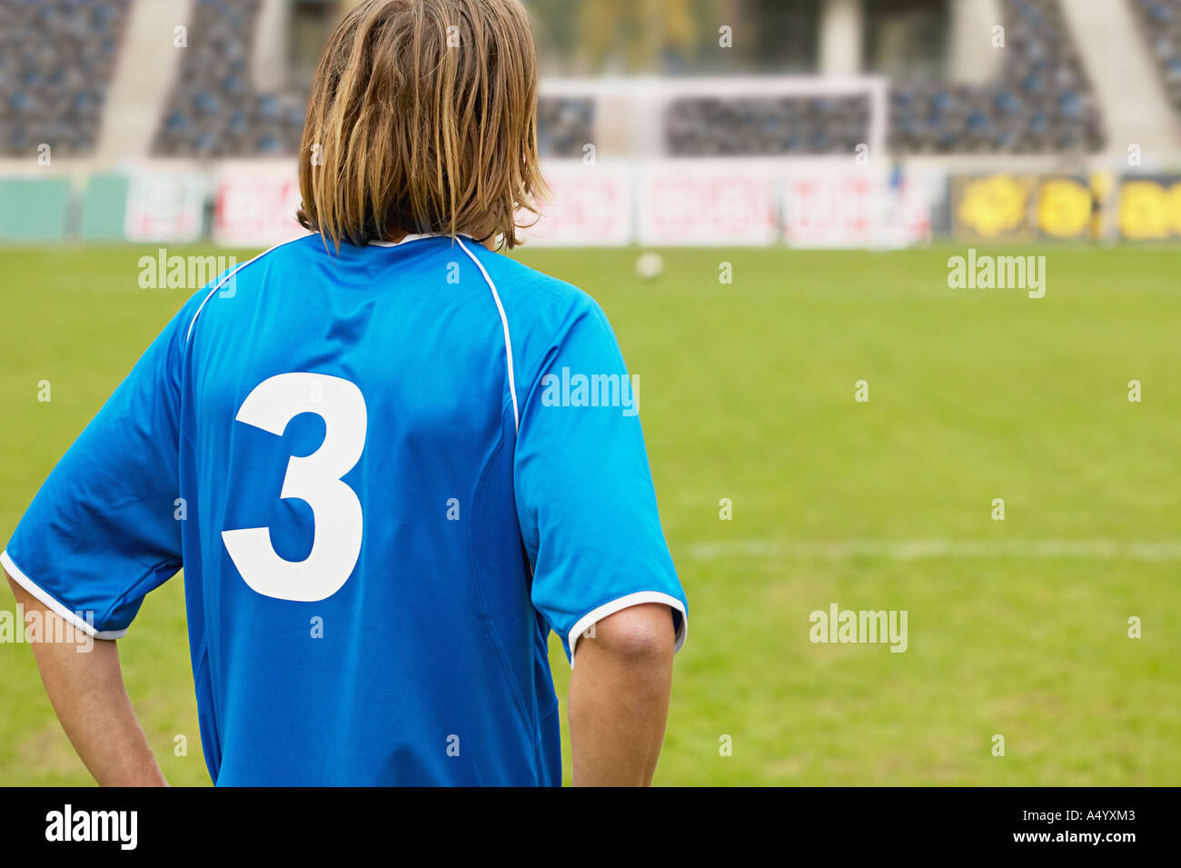 Footballer pitch hi-res stock photography and images - Alamy