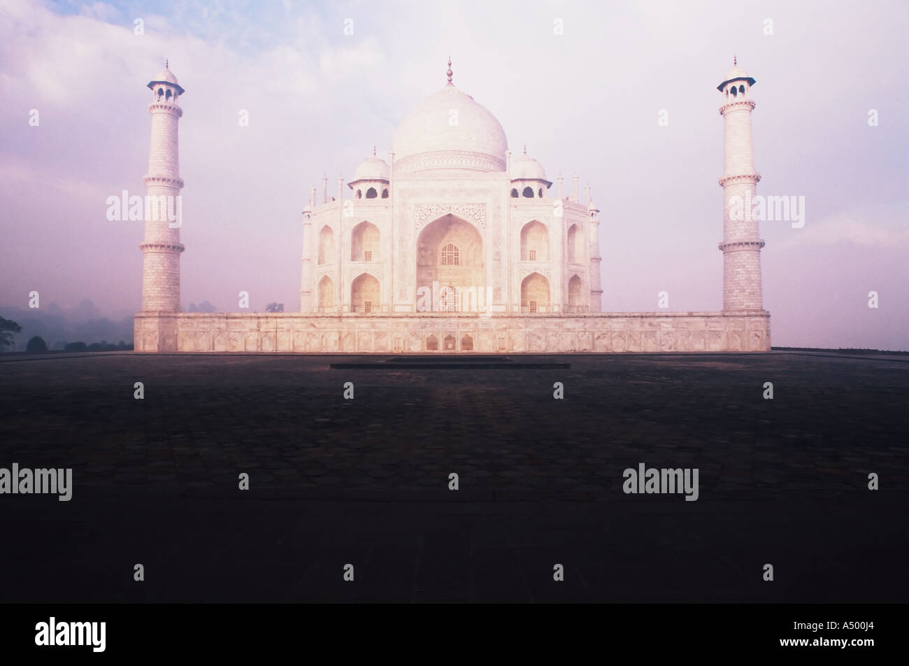 Taj mahal weather hi-res stock photography and images - Alamy