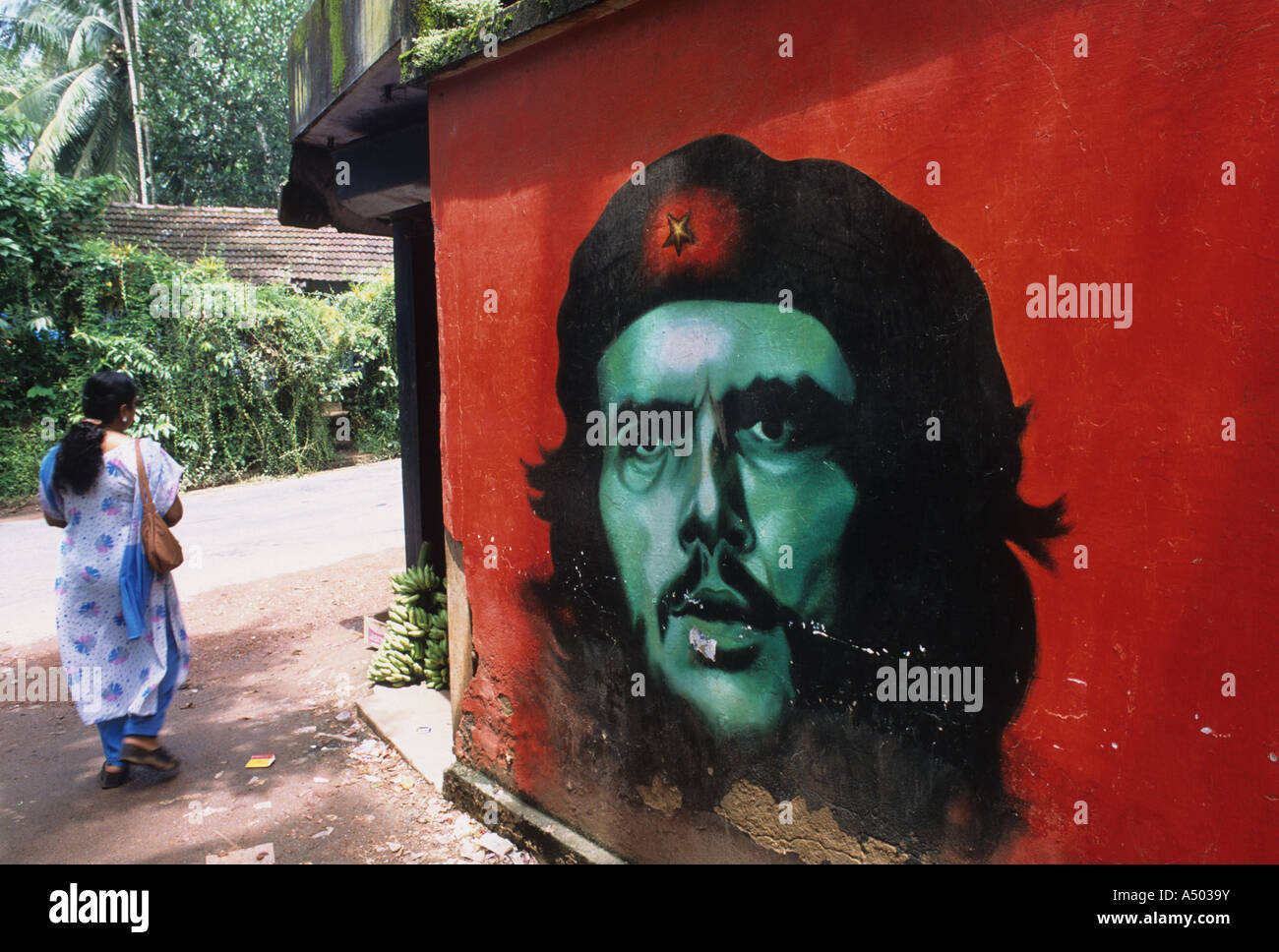che guevara wall poster kerala Stock Photo - Alamy