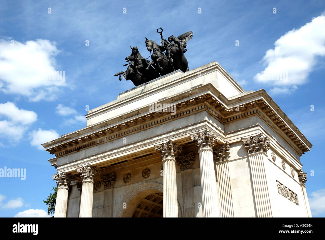 Wellington Arch Hyde Park Corner London Stock Photo - Alamy