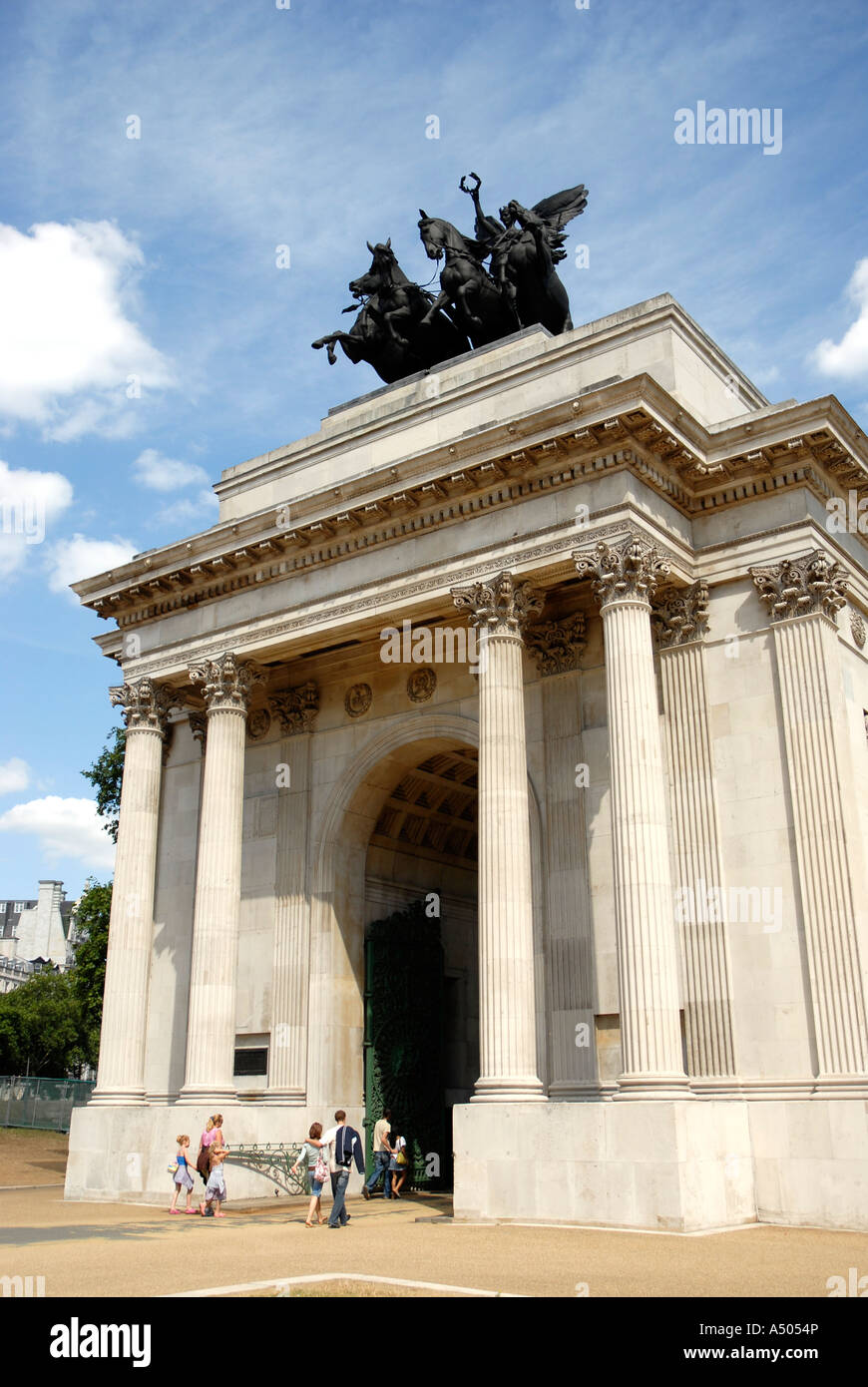 Wellington Arch Hyde Park Corner London Stock Photo - Alamy