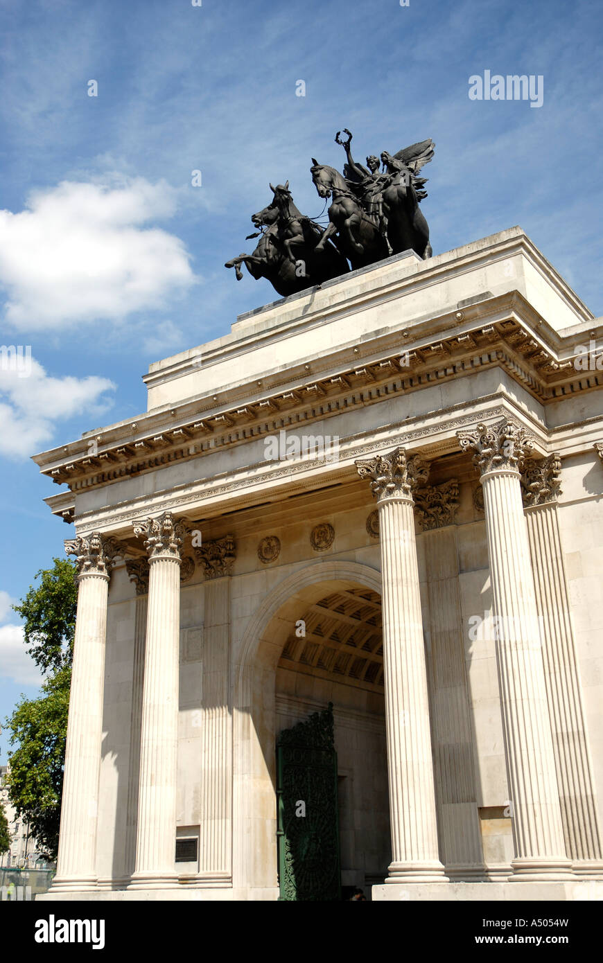 Wellington Arch Hyde Park Corner London Stock Photo - Alamy