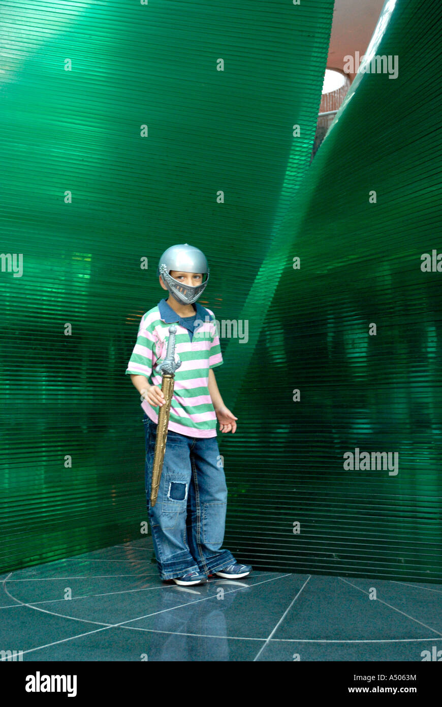 Boy cardinal hi-res stock photography and images - Alamy