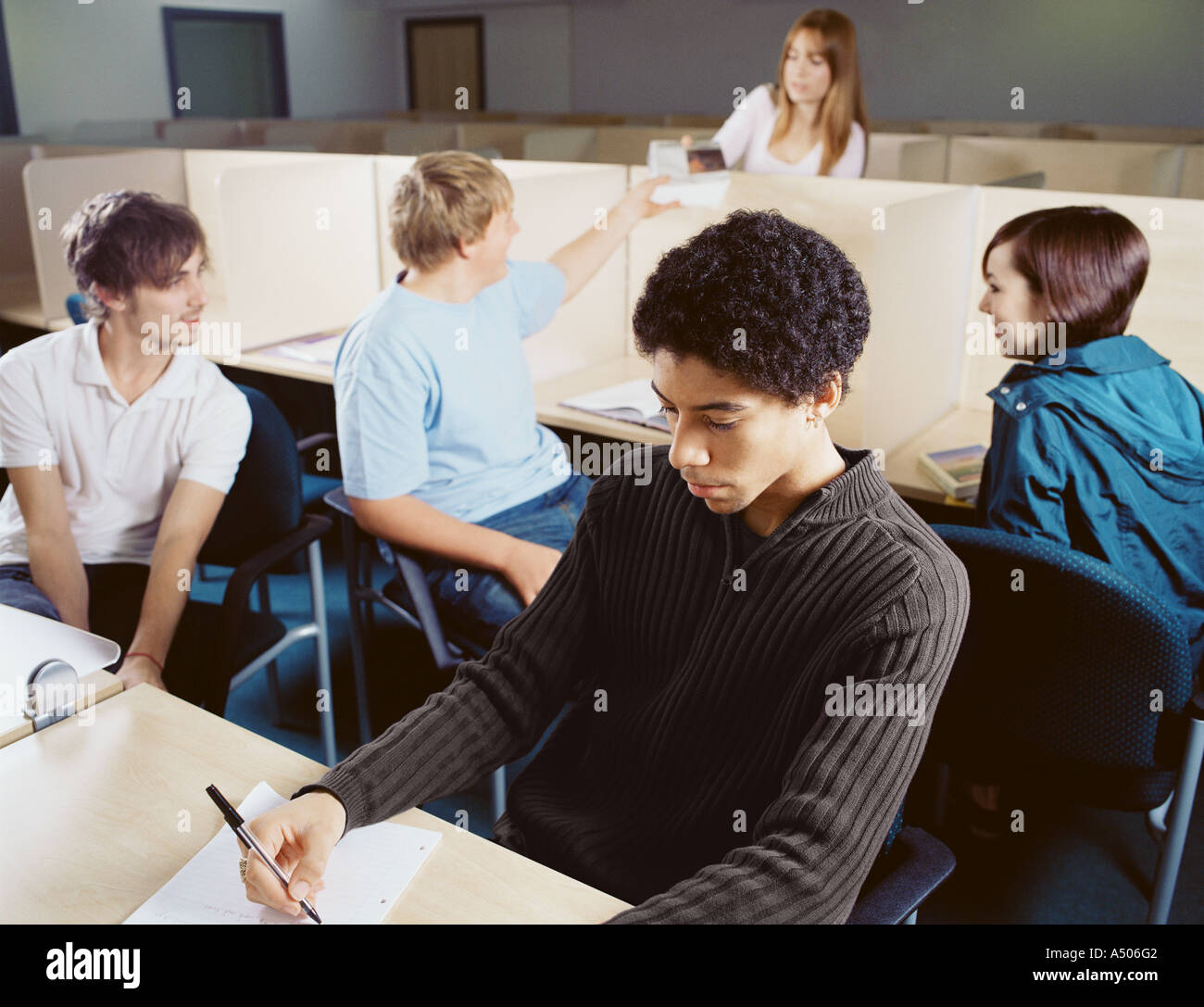 Teenagers studying hi-res stock photography and images - Alamy