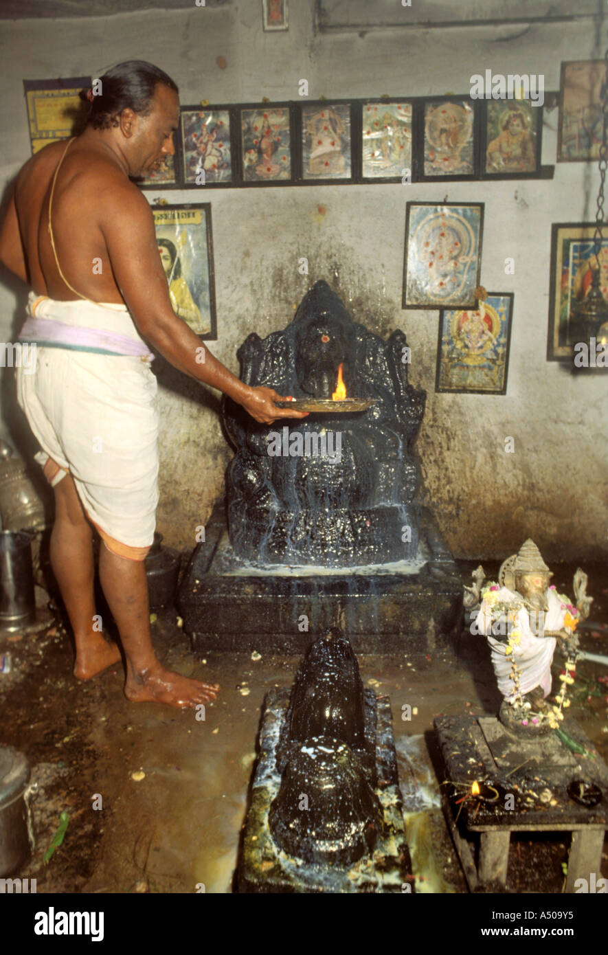 Tamil priest hi-res stock photography and images - Alamy