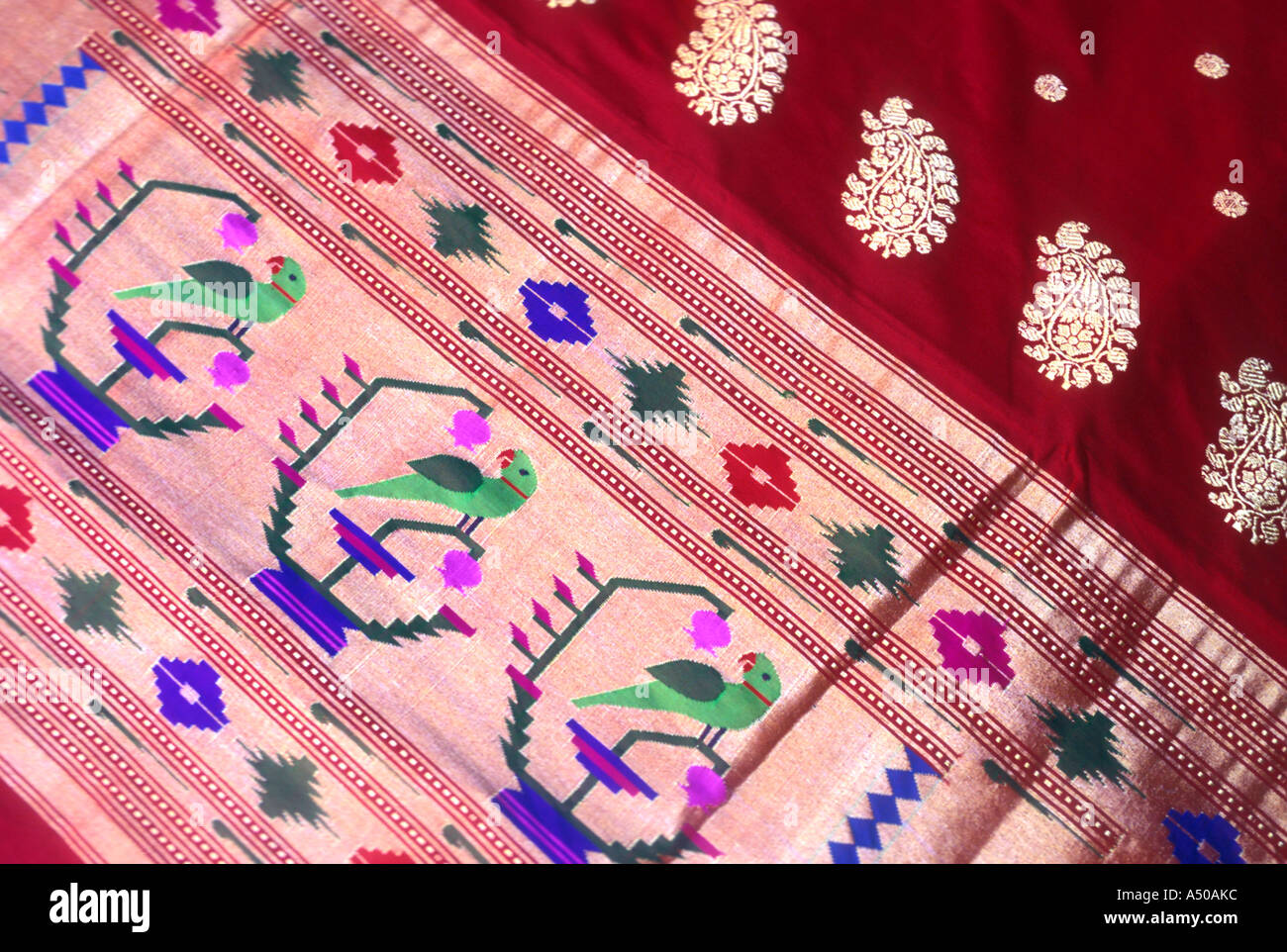 Sari border hi-res stock photography and images - Alamy