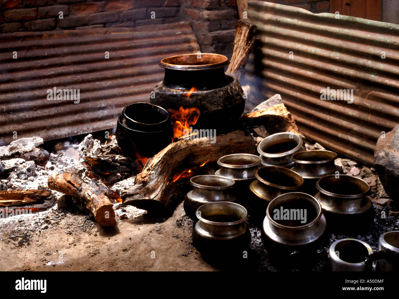 Cooking vessels hi-res stock photography and images - Alamy