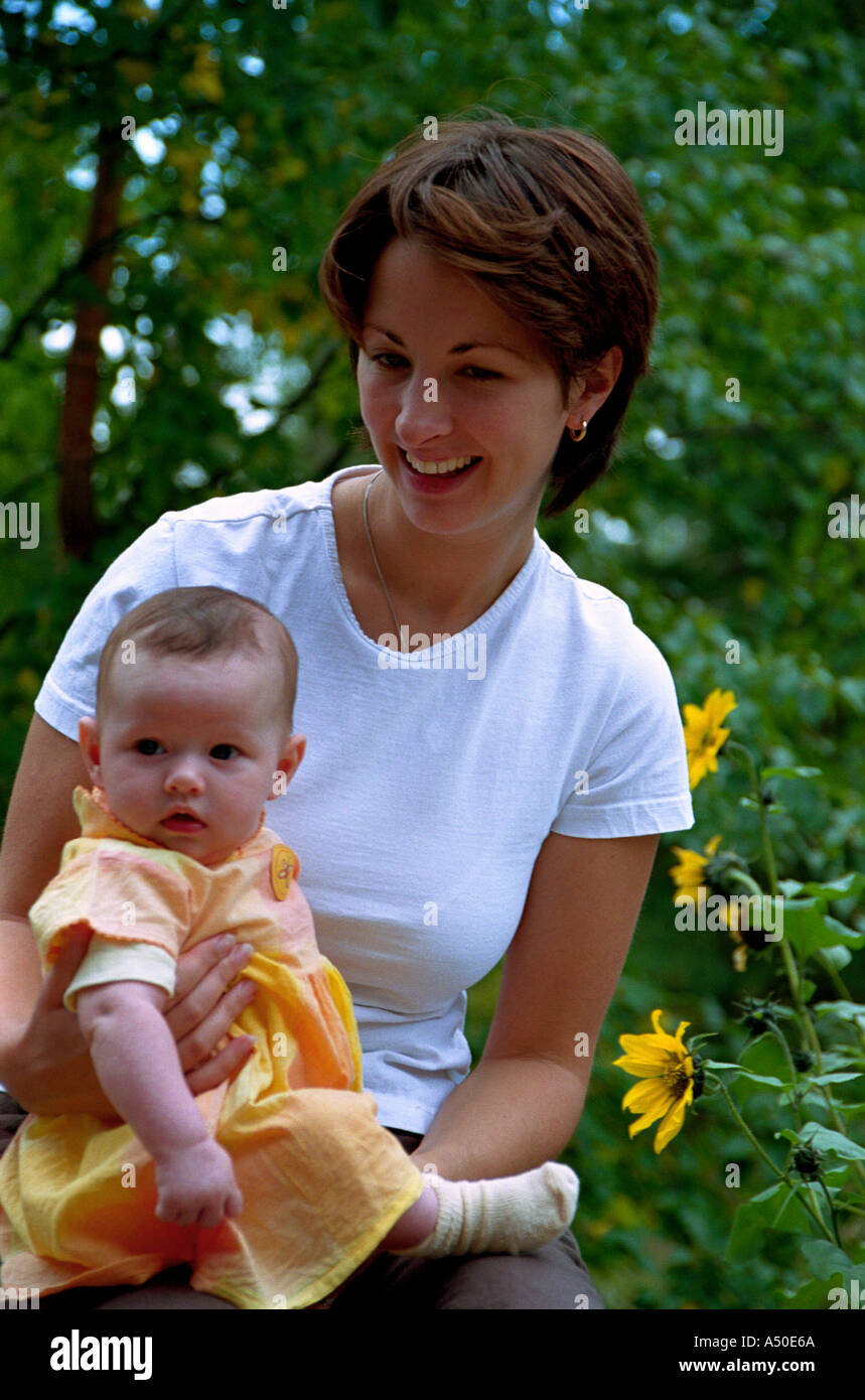 Greenery nurturing hi-res stock photography and images - Alamy