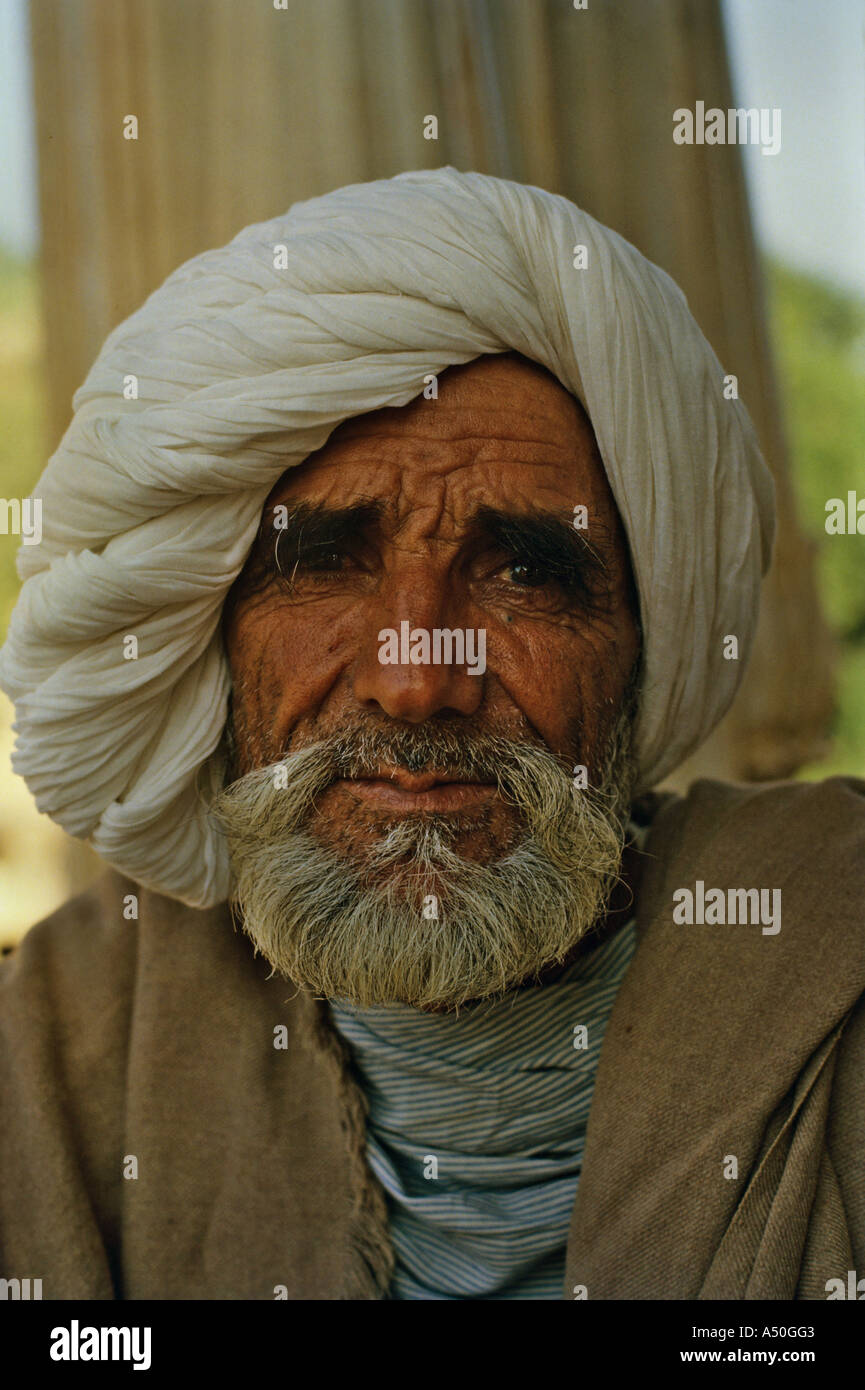 Old poor man hi-res stock photography and images - Alamy