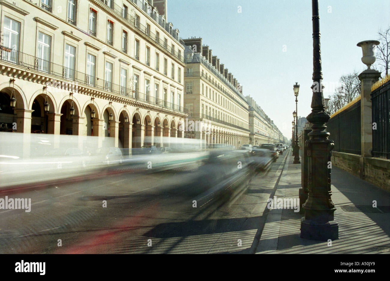 Busy street in paris hi-res stock photography and images - Alamy