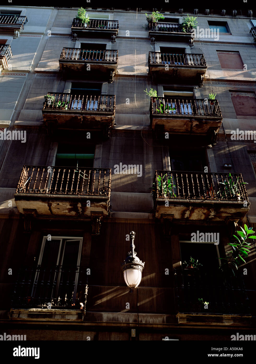 Back back street hi-res stock photography and images - Alamy