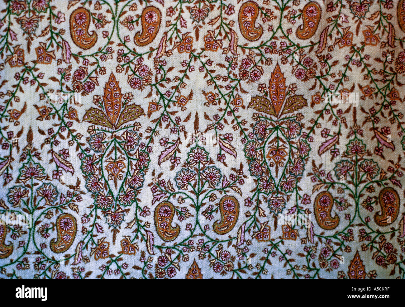 Kashmiri shawl hi-res stock photography and images - Alamy