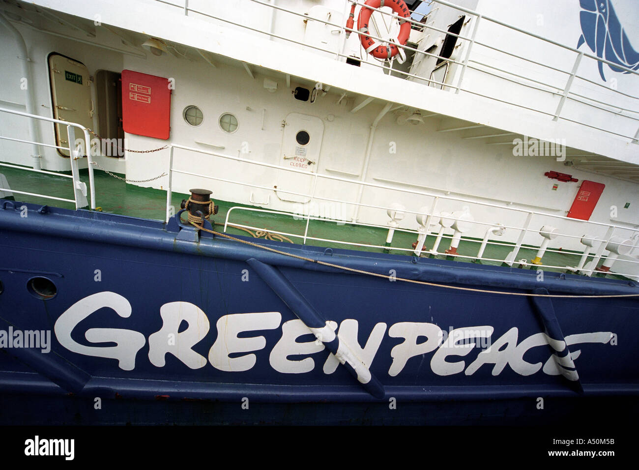 Greenpeace logo hi-res stock photography and images - Alamy