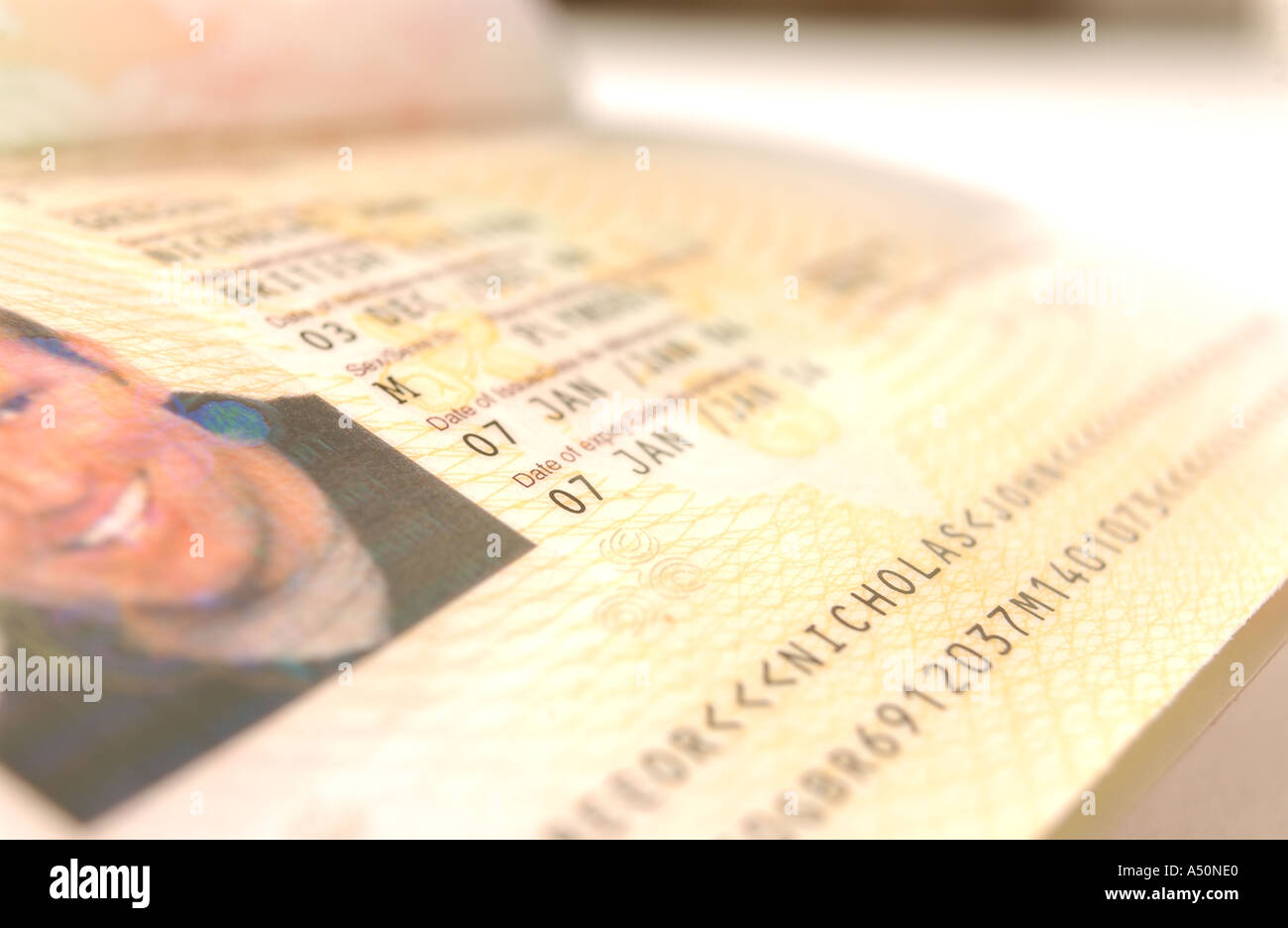 Passport photo machine hi-res stock photography and images - Alamy