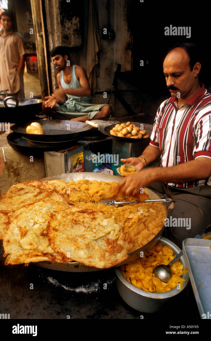 Roadside dhaba hi-res stock photography and images - Alamy