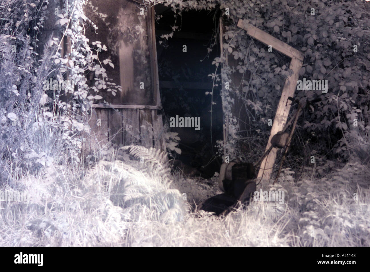 Mower shed hi-res stock photography and images - Alamy