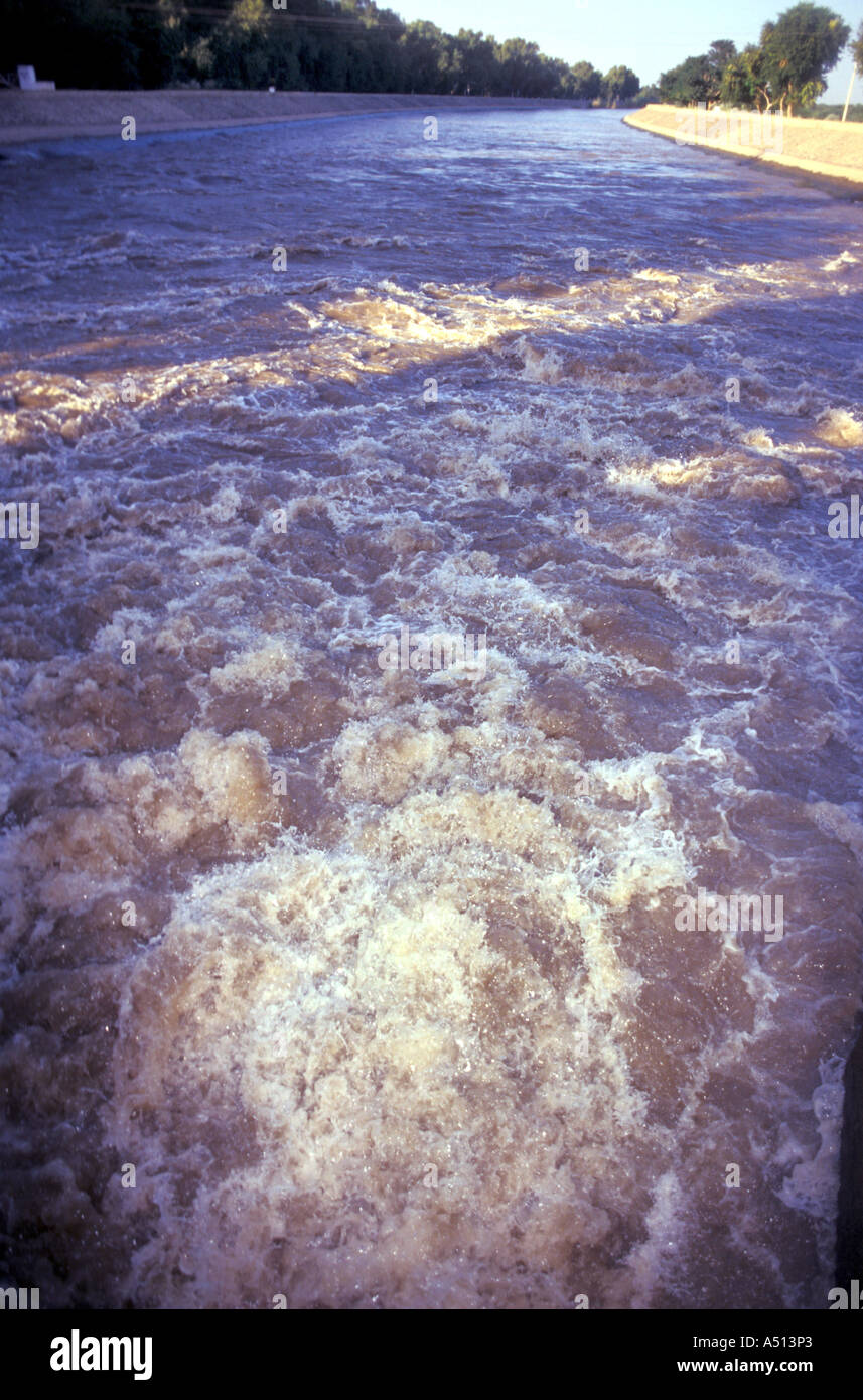 India irrigation canal hi-res stock photography and images - Alamy