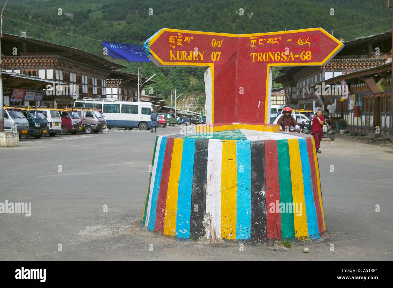 Bhutan road sign hi-res stock photography and images - Alamy