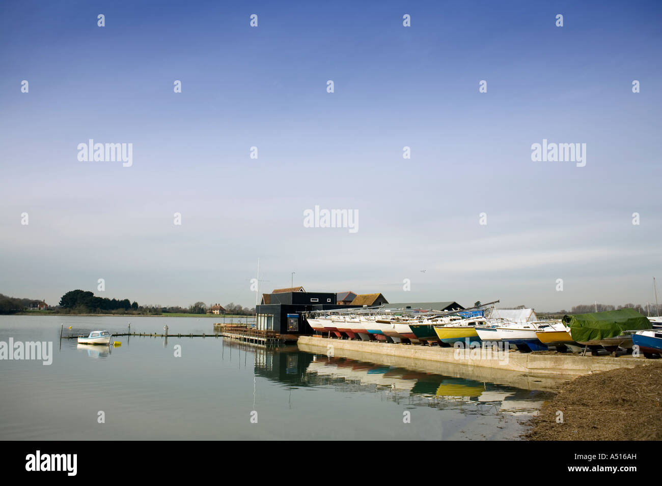 Dell quay yacht hi-res stock photography and images - Alamy
