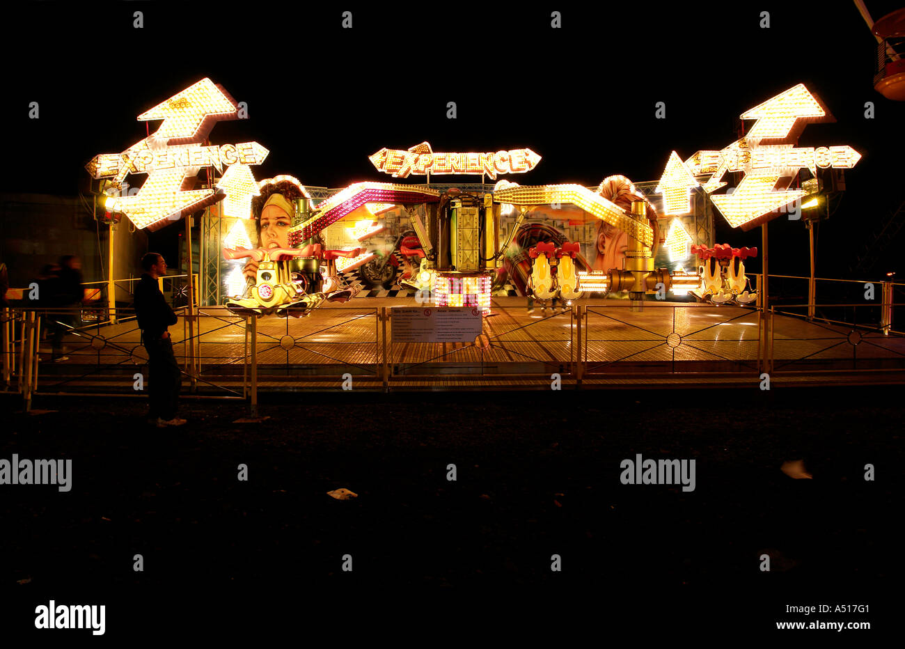 Fairground sideshows hi-res stock photography and images - Alamy