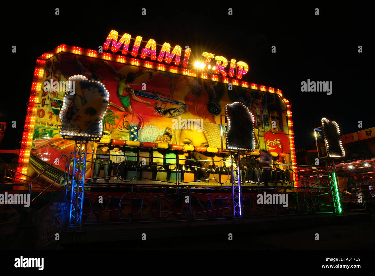 Fairground sideshows hi-res stock photography and images - Alamy