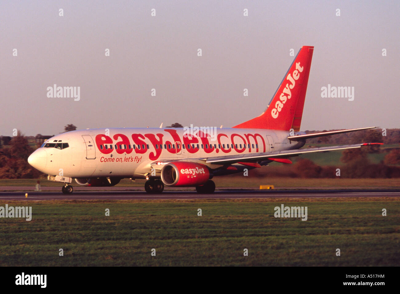 Easyjet Boeing 737 rolling out after landing on the runway at Luton ...